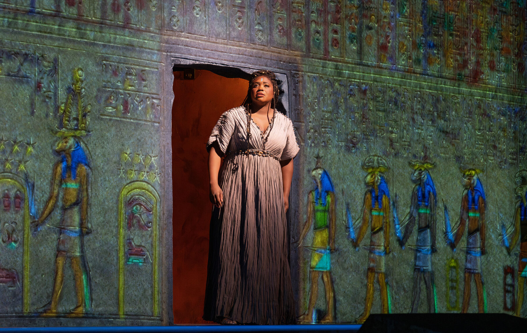 Critic's notebook: At the Metropolitan Opera, an 'Aida' production ...