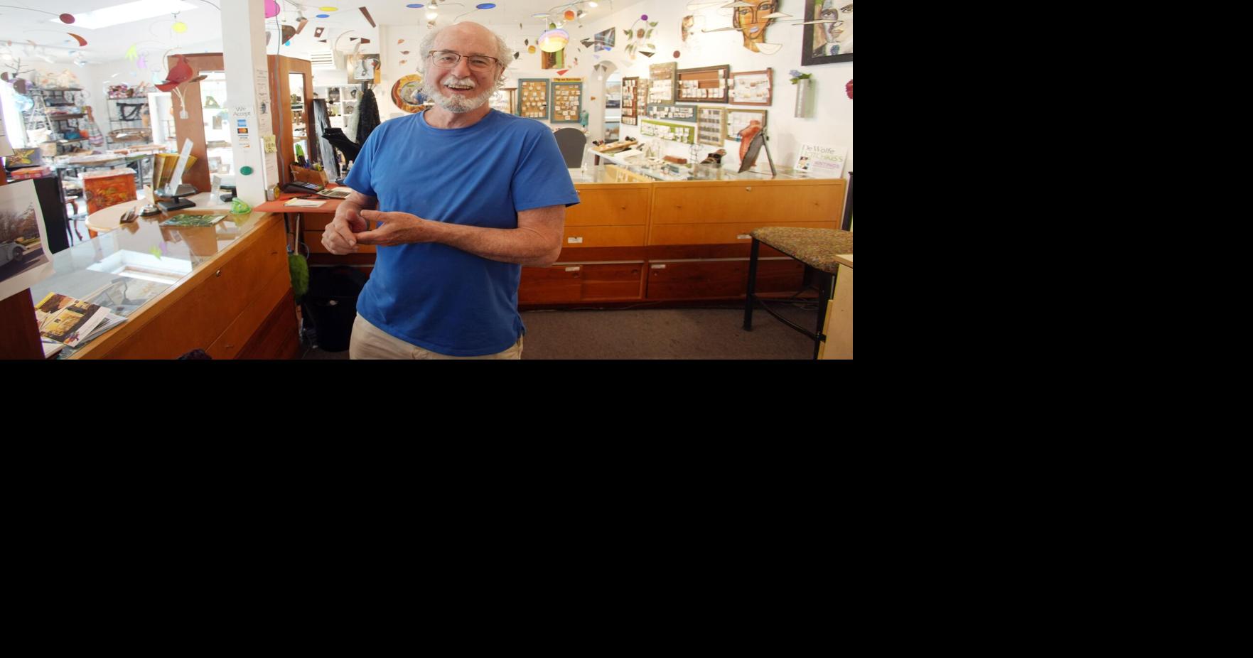 Here's how artist Joel Hotchkiss made mobiles his career and craft ...