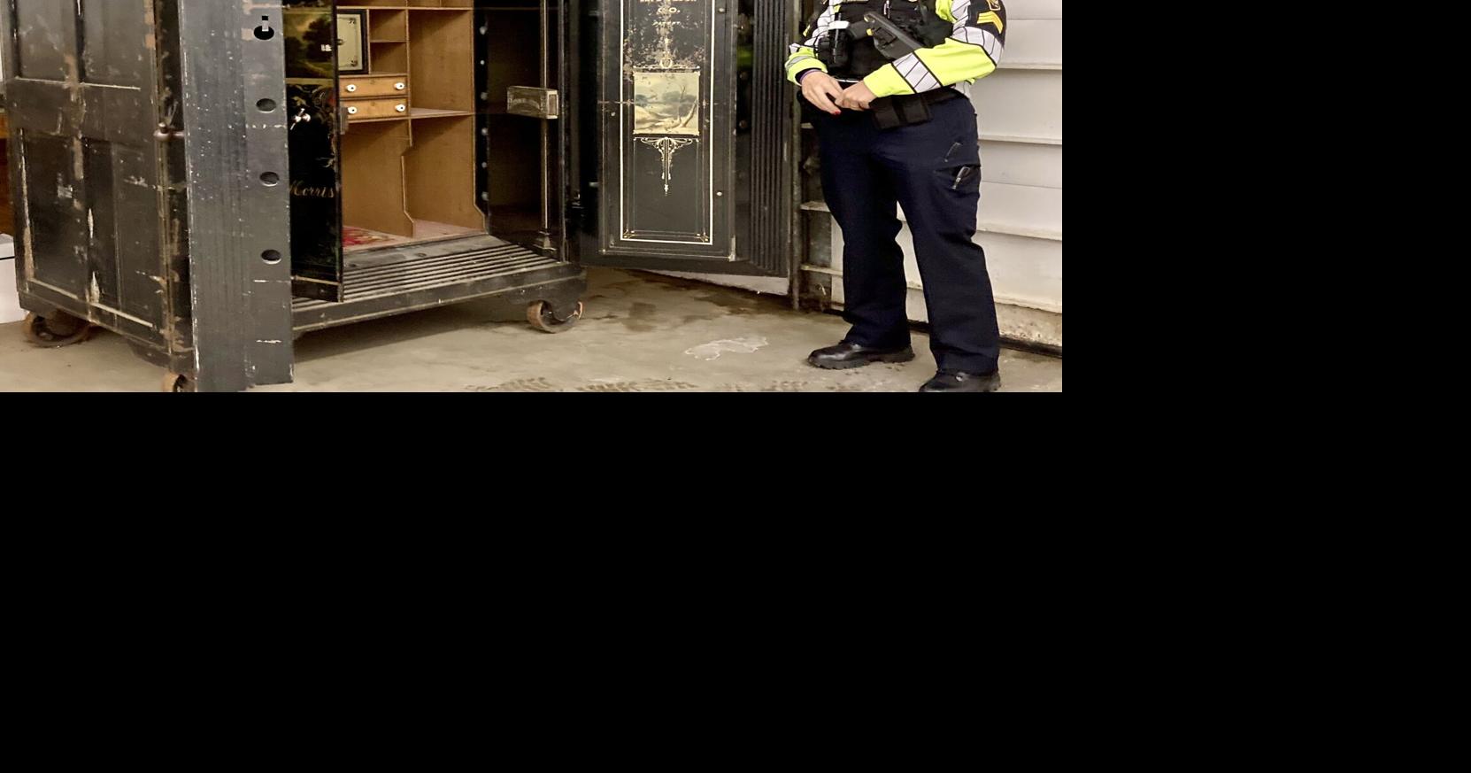 This one-ton safe guarded Otis valuables for a century. Now it can't ...