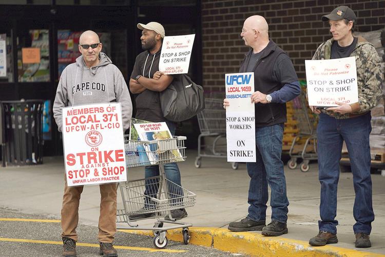 Stop & Shop workers go on strike | Archives | berkshireeagle.com
