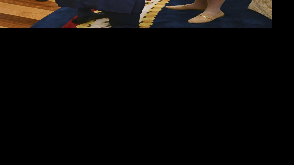 Photo shows Biden kneeling to respect Israeli president’s aide | Ap ...