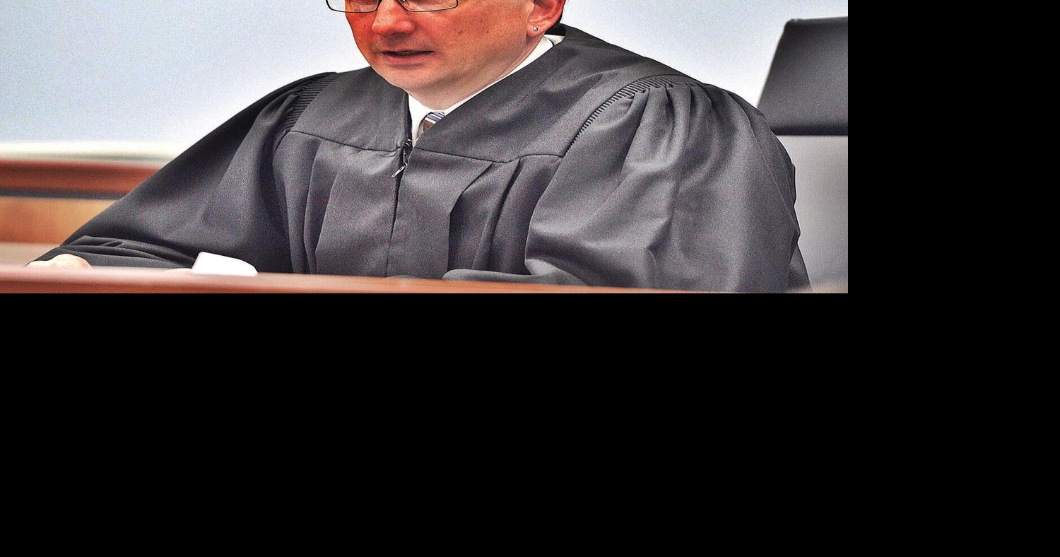 Panel asks SJC to suspend Judge Estes over sexual affair | Archives ...