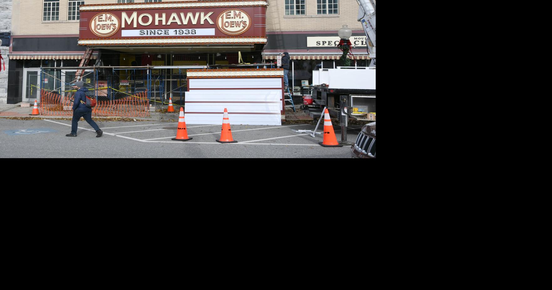 New Mohawk Theater marquee raised, city hopes it will raise interest ...