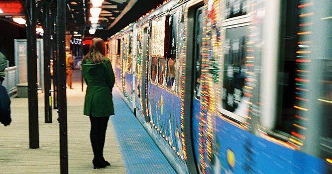 Santa ready to jump on board for CTA Holiday Fleet | Entertainment News ...