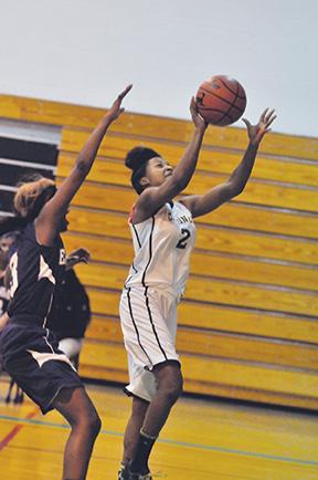 Strong defense helps Cyclones earn gritty win | Sports | beverlyreview.net