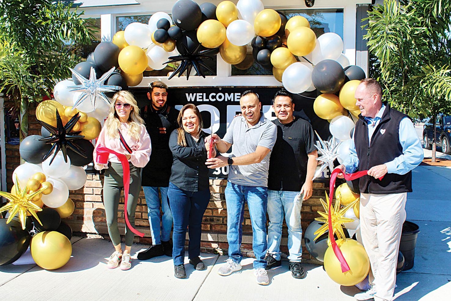 Hope Restaurant celebrates opening | Community News | beverlyreview.net
