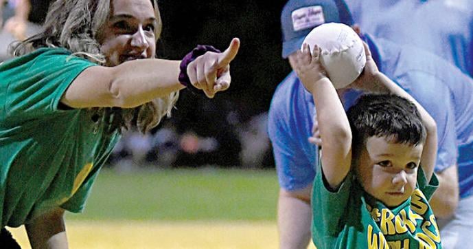 Papa Hops celebrates 10th tournament | Sports | beverlyreview.net