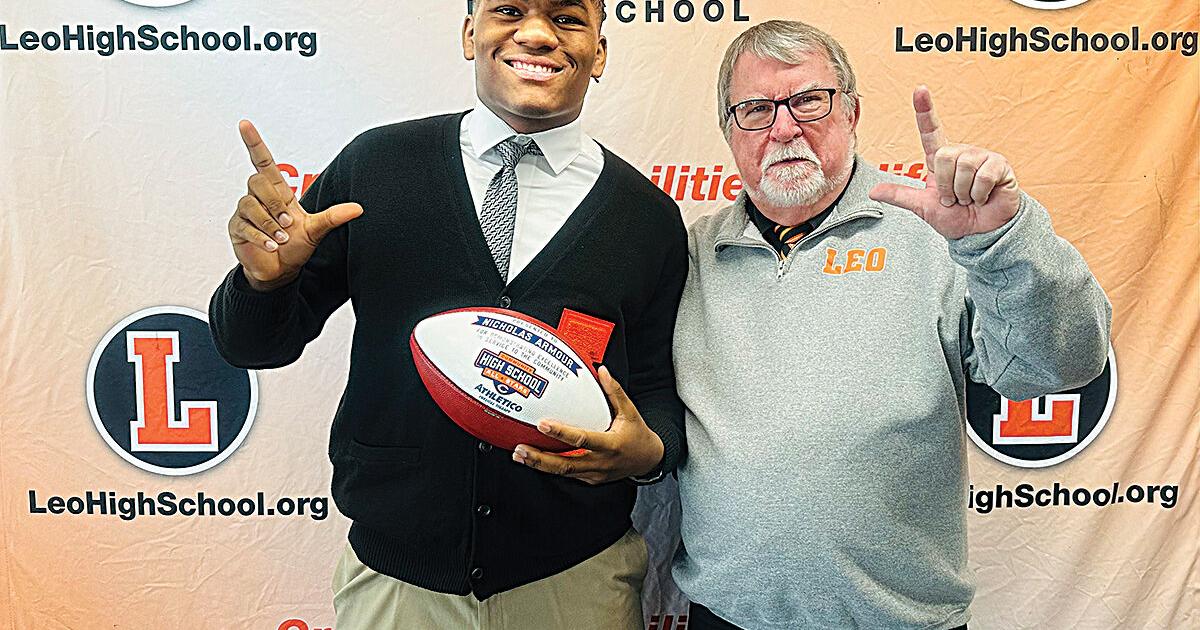 Bears honor Leo student-athlete | School News | beverlyreview.net