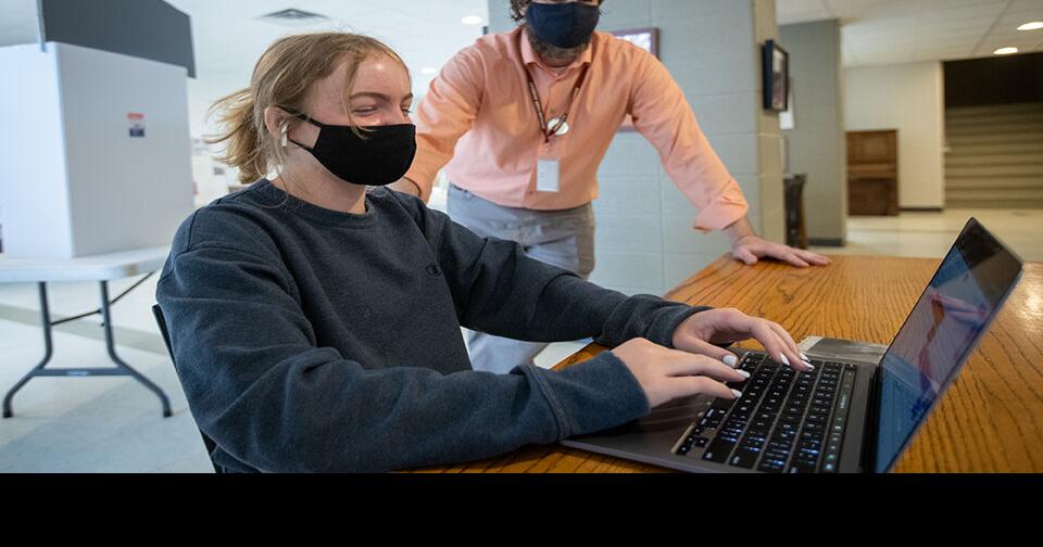 New-wave tech sets old-fashioned fun for seniors | Community News ...