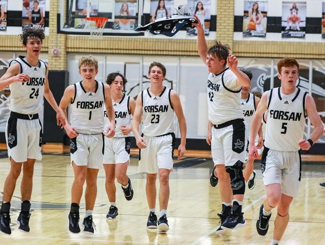 Team effort leads Forsan to a huge upset win over No. 3 Reagan County ...