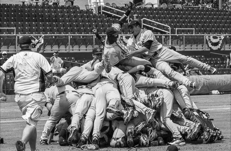 Flashback Friday: Howard Hawks baseball wins National Championship ...