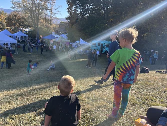 LEAF drops the mic for its 50th festival | Arts | biltmorebeacon.com