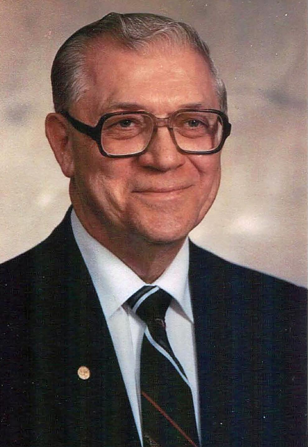 Raymond Miller | Obituaries | bloomeradvance.com