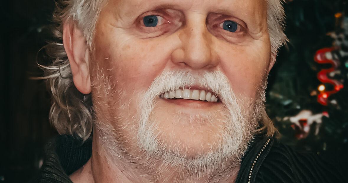 Larry Howard Burkum | Obituaries | bloomeradvance.com