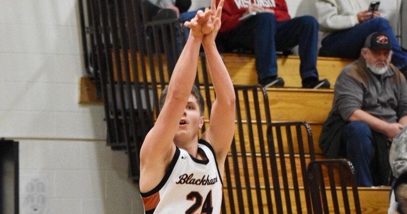 Blackhawks Win Two More | Bloomer Blackhawks Sports | bloomeradvance.com