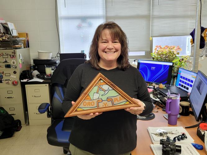 In Jefferson High visit, Governor Gianforte talks shop | News | boulder ...