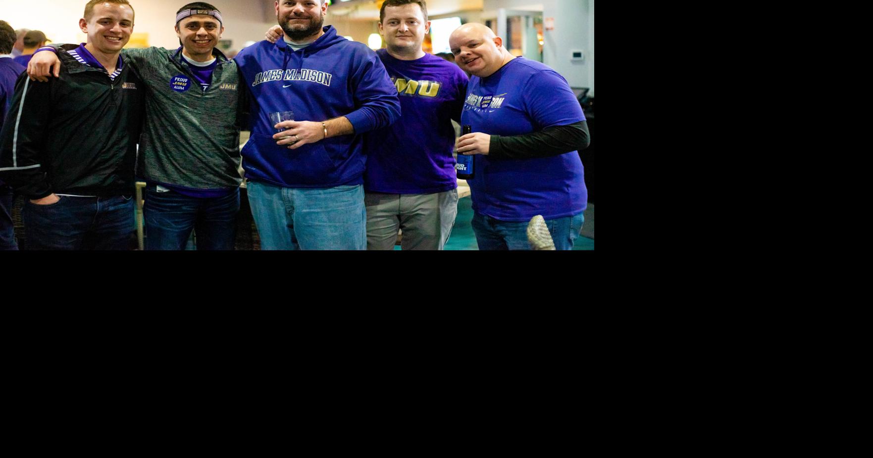 JMU fans and alumni gather for happy hour | Multimedia | breezejmu.org