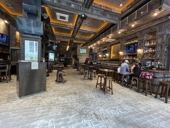 ‘JMU bar’ reunites alumni, brings JMU football to the Big Apple ...