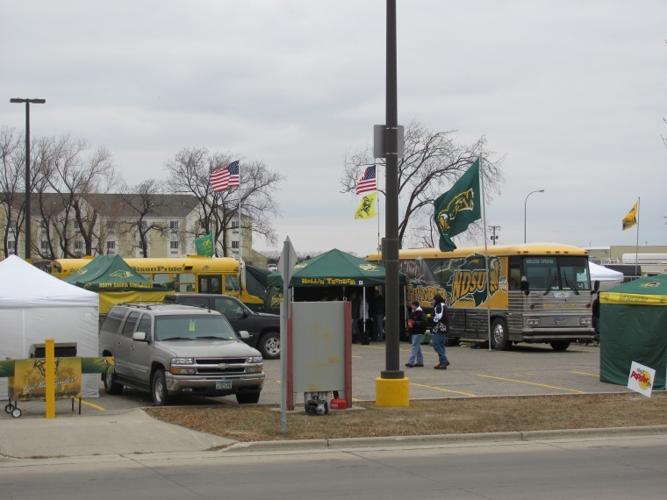 NDSU fans take tailgating on a ride | Fightforfrisco | breezejmu.org