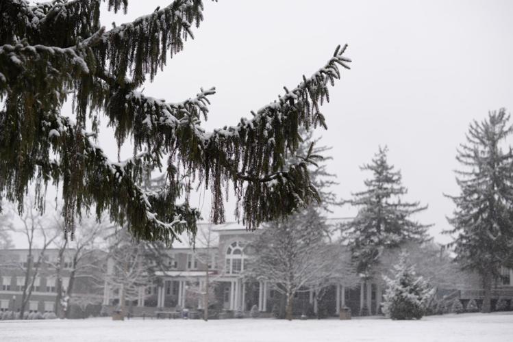 JMU's first snowfall of the winter season | Multimedia | breezejmu.org