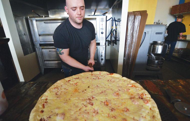 Benny Sorrentino’s brings biggest pizzas to downtown Harrisonburg ...