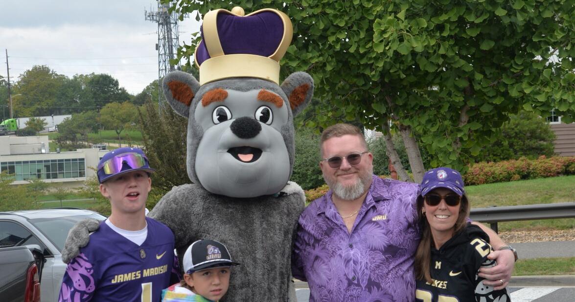 JMU football plays at noon again. Fans are mixed. | Sports | breezejmu.org