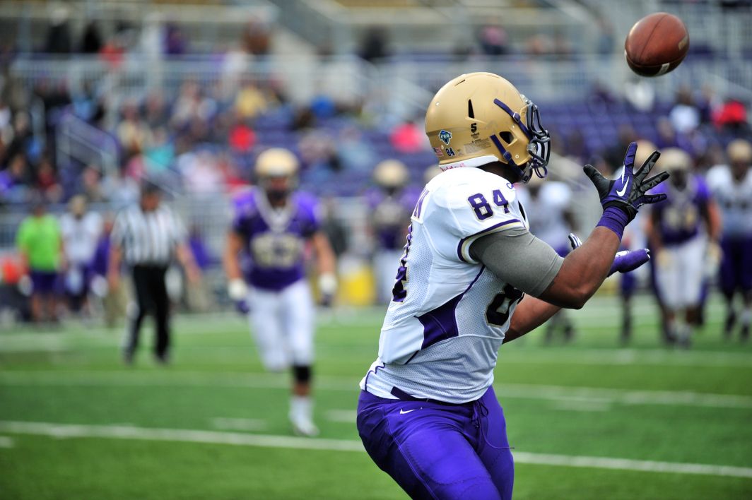 Football closes out spring schedule | Sports | breezejmu.org