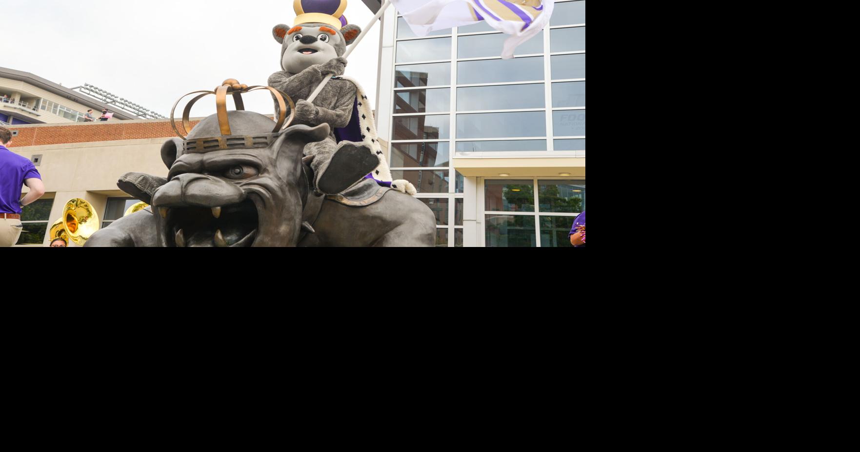 Photos: A day in the life of Duke Dog | Multimedia | breezejmu.org