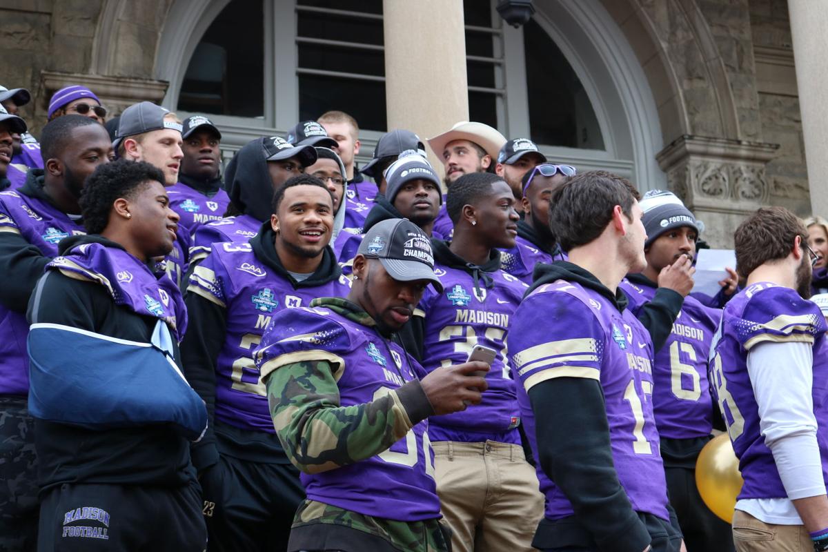 JMU football national championship parade | Multimedia | breezejmu.org