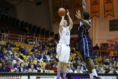 Men's basketball plagued with injuries | Sports | breezejmu.org