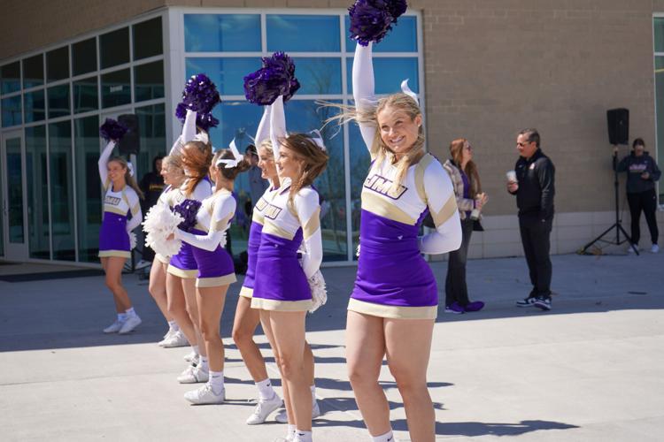 Photos: Fans, families send off men’s basketball players to Brooklyn ...