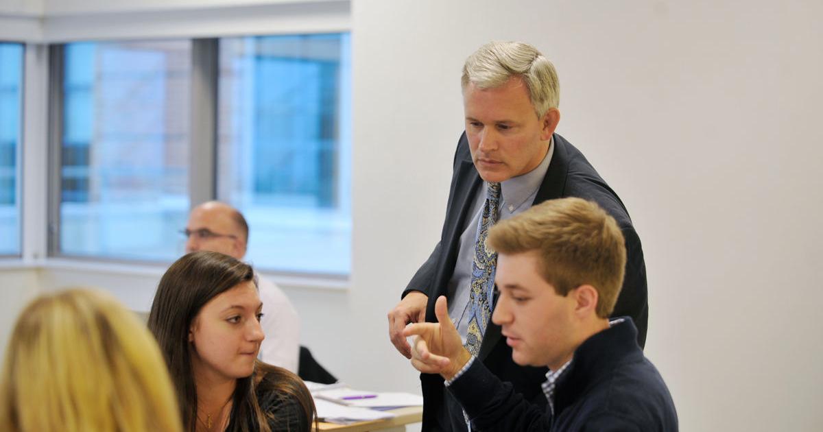 President Alger co-teaches leadership honors course | News | breezejmu.org