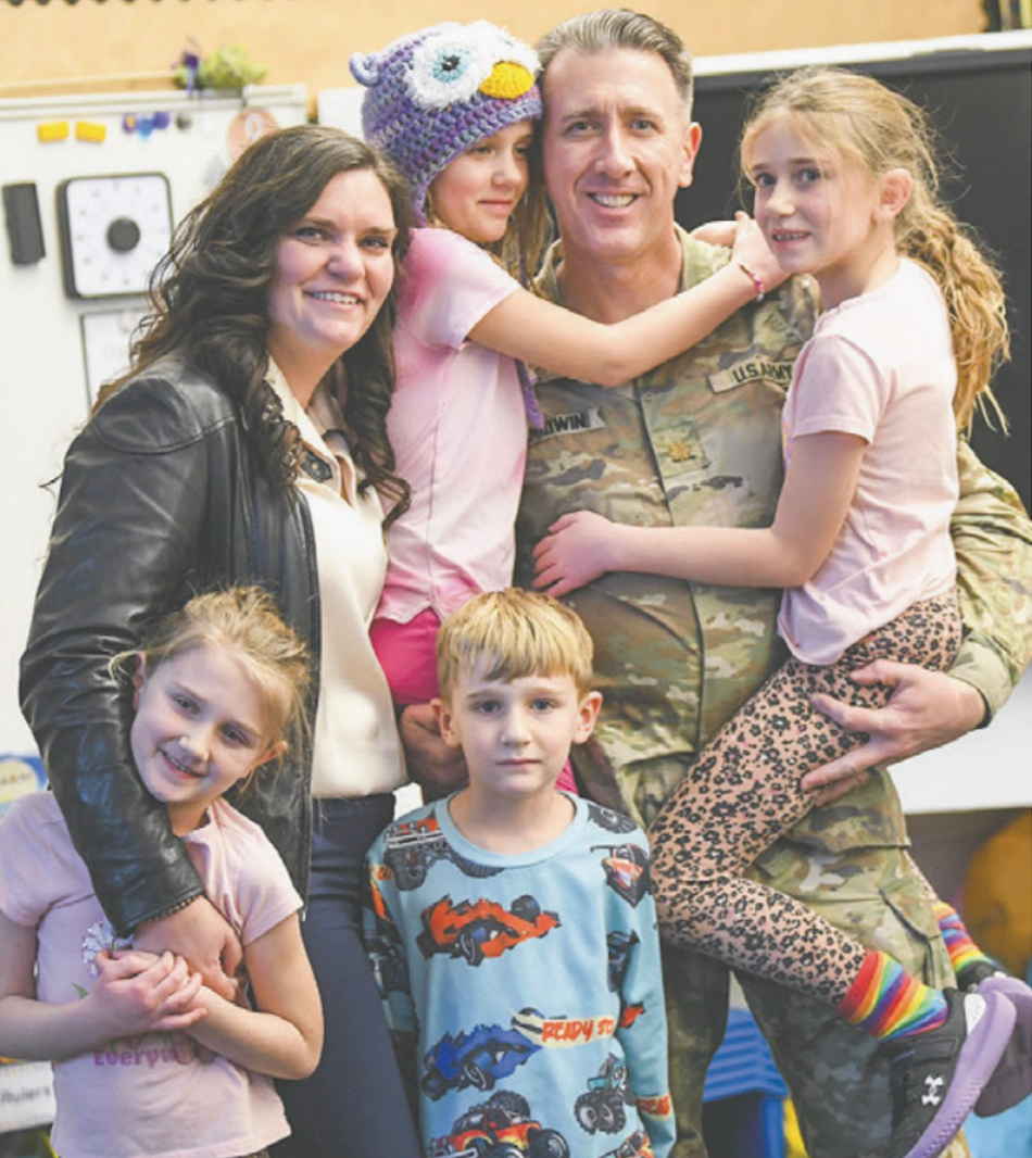 Returning U.S. Army major surprises his children at school | Profiles ...