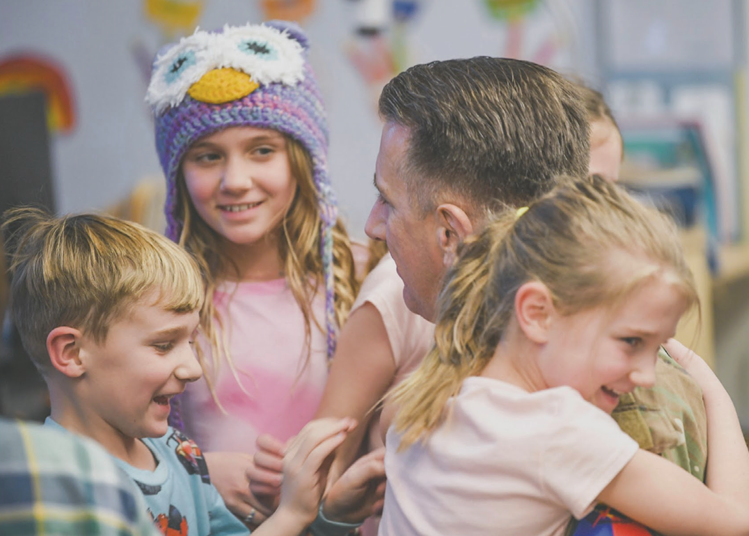 Returning U.S. Army major surprises his children at school | Profiles ...