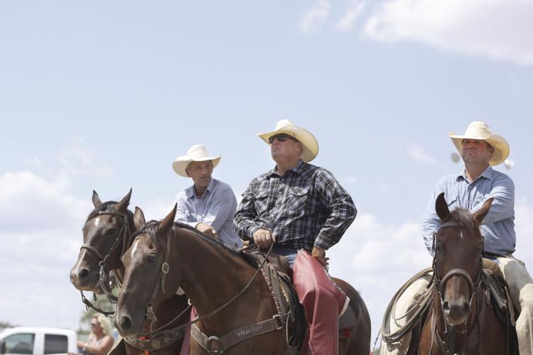 A friend in need: Local pickup men keep rodeos running | Sports ...