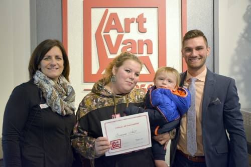 Cadillac mother gets a helping hand | Local News | cadillacnews.com