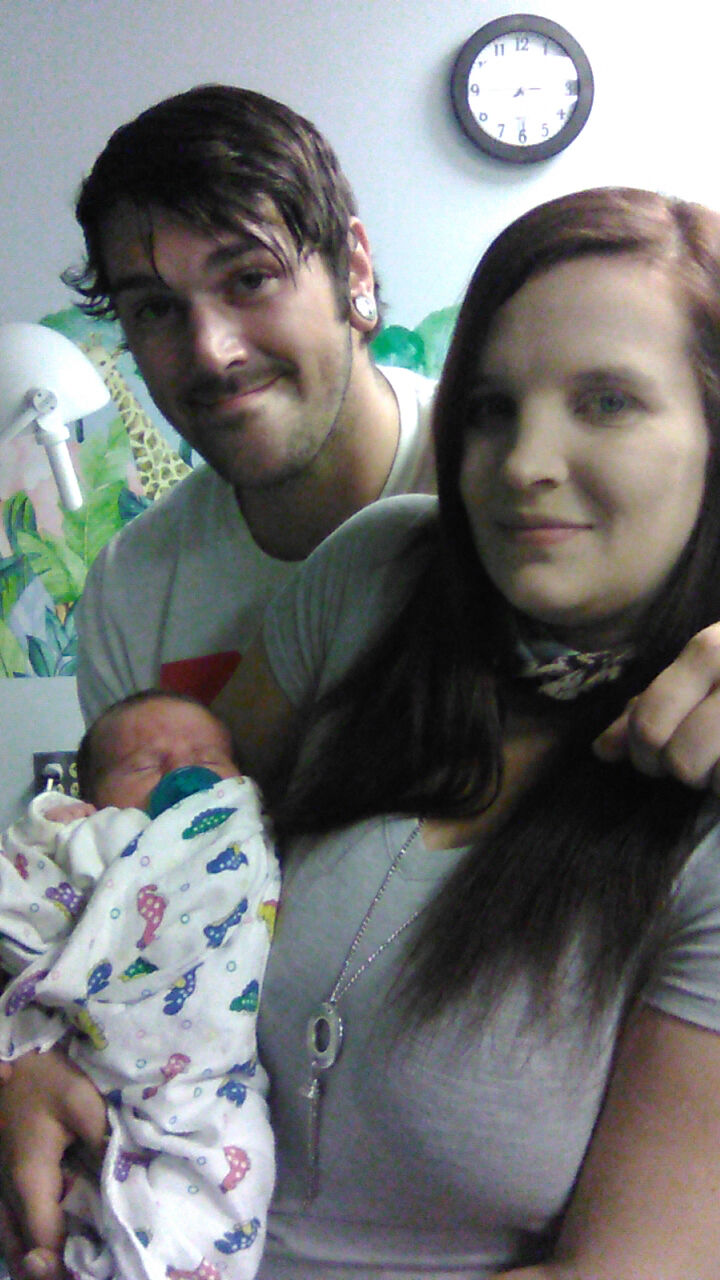 Cadillac woman gives birth standing up in Beacon & Bridge gas station ...