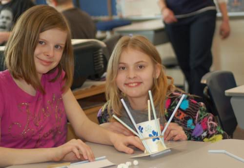 Students turn marshmallows into ‘lunar landers’ | Local News | cadillacnews.com