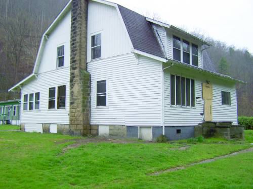 MANTON - During a mission trip in Kentucky, a group of Manton residents ...