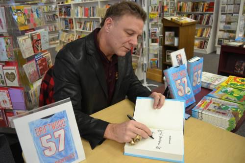 Former pro football player Ray Bentley visits Cadillac | Local News ...