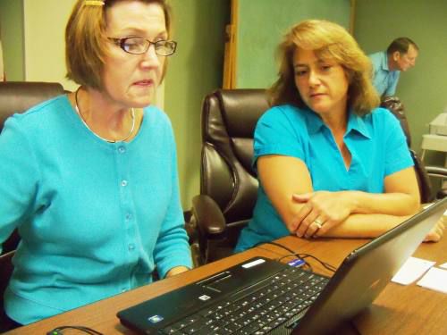 Hundreds of poll workers are trained and ready for Election Day | Local ...