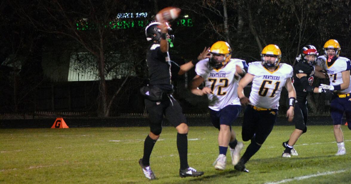 That's a three-peat: Reed City wins 3rd straight football district ...