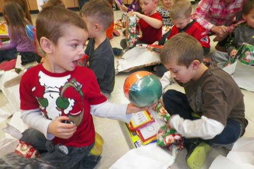 Santa and Mrs. Claus light up the Floyd M. Jewett Elementary School ...