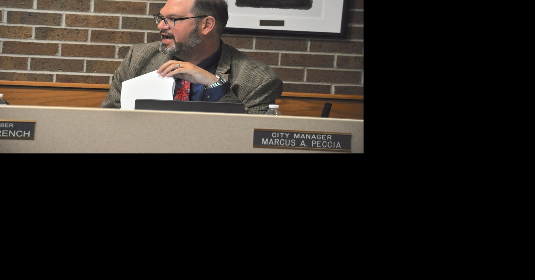 Council to discuss city manager pay raise, transition of Market ...