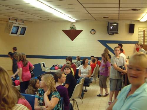 Manton strikes smiles with bowling | Local News | cadillacnews.com