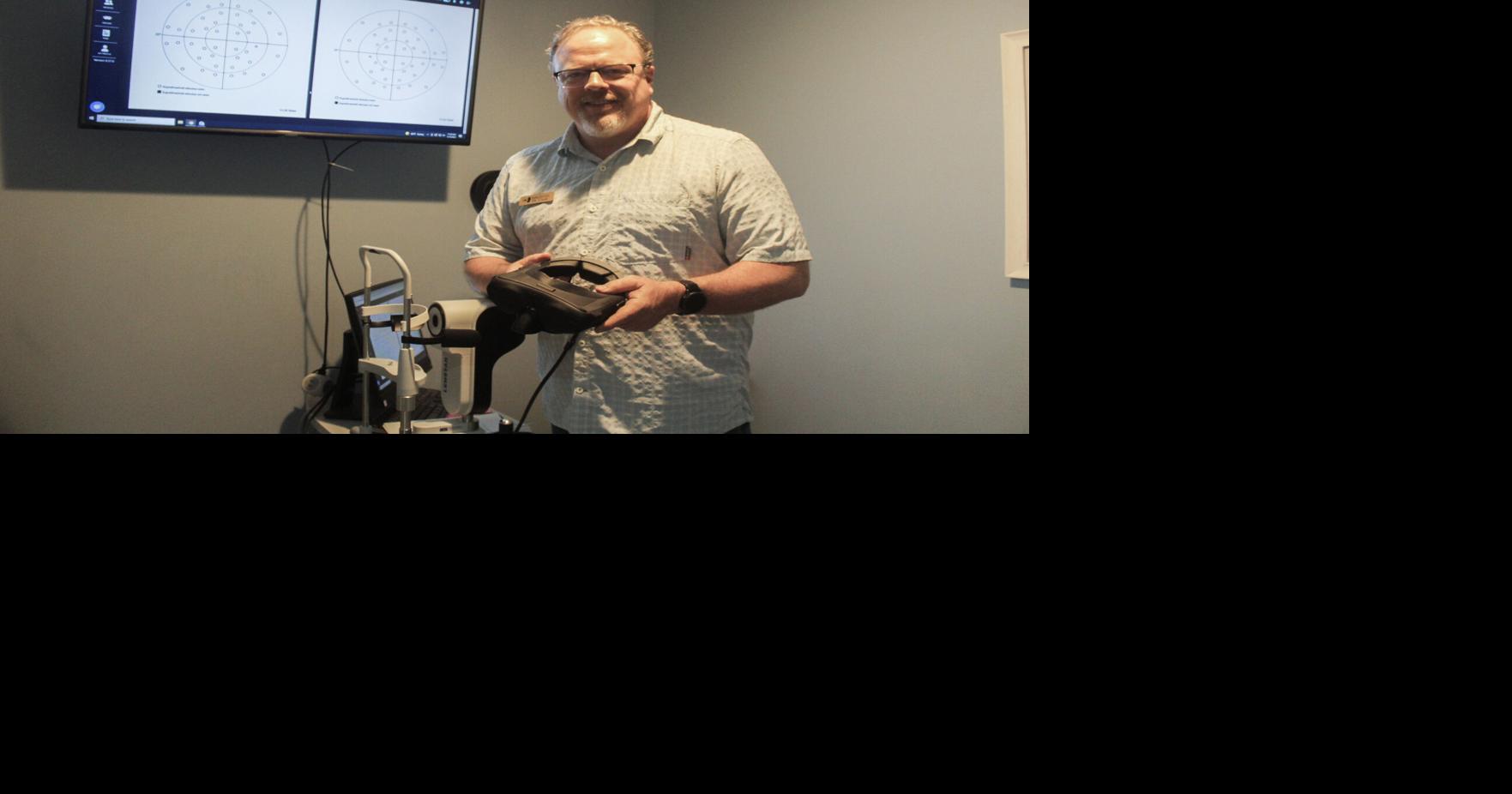 Cadillac eye care office uses VR headset to detect glaucoma | News ...