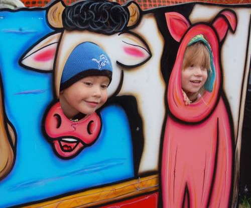 Families enjoy pumpkin picking at Geers Farms | Local News ...