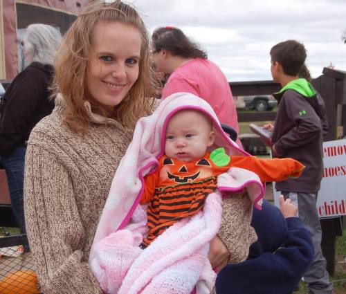 Families enjoy pumpkin picking at Geers Farms | Local News ...