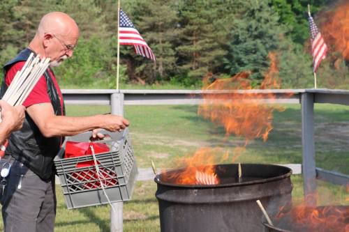 Mesick Amvets Post No. 120 retires 679 flags during cermemony | Local ...