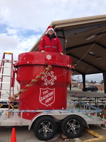 Salvation Army lieutenant will live in giant red kettle for donations ...
